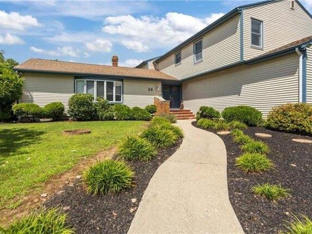 4 bedroom, Cranston RI 02921 105108299