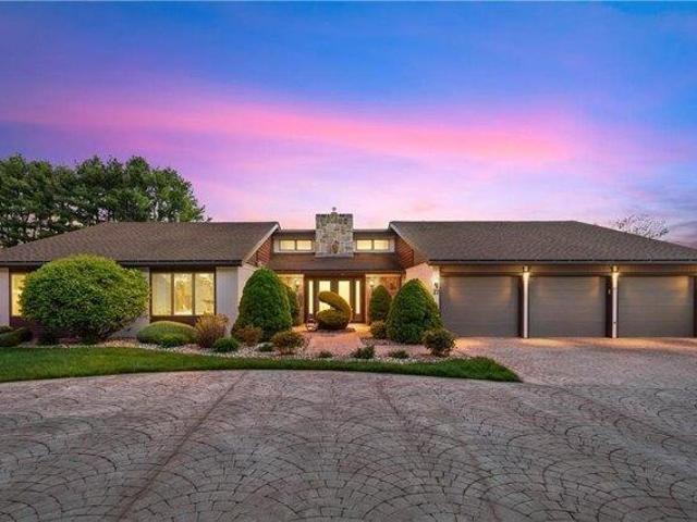4 bedroom, Cranston RI 02921 102727740