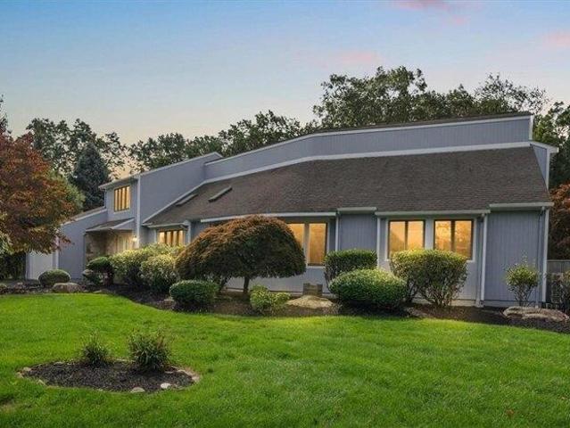 4 bedroom, Cranston RI 02921 103033692