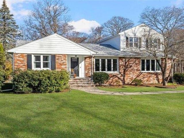 4 bedroom, Cranston RI 02921 LS102256093