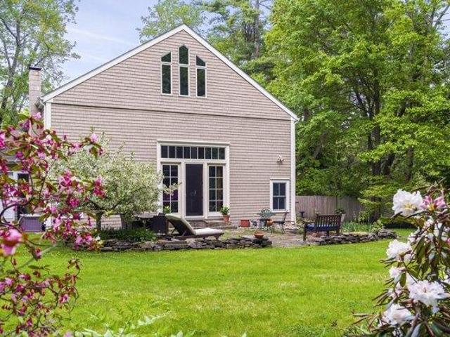 4 bedroom, Cumberland ME 04110 LS103074471