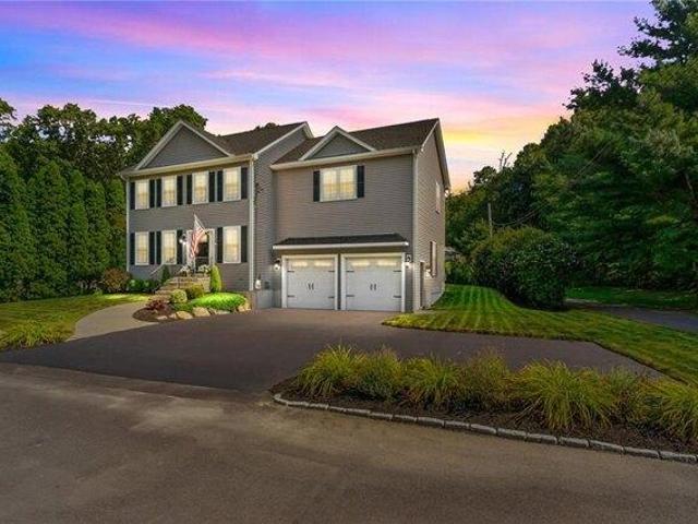 4 bedroom, Cumberland RI 02864 101999141