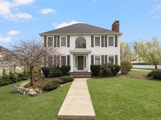 4 bedroom, Cumberland RI 02864 102283446