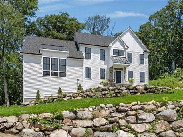 4 bedroom, Cumberland RI 02864 104848483