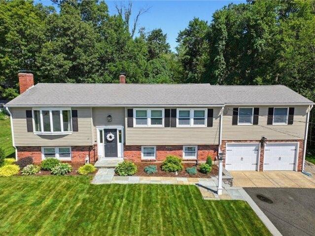 4 bedroom, Cumberland RI 02864 105093263
