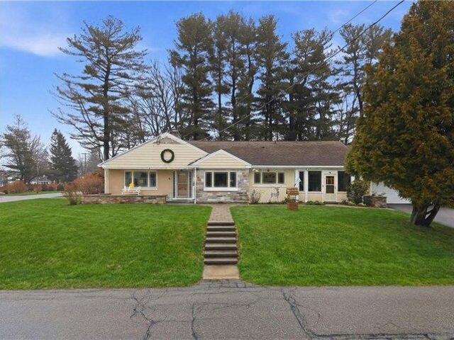 4 bedroom, Cumberland RI 02864 LS102255849