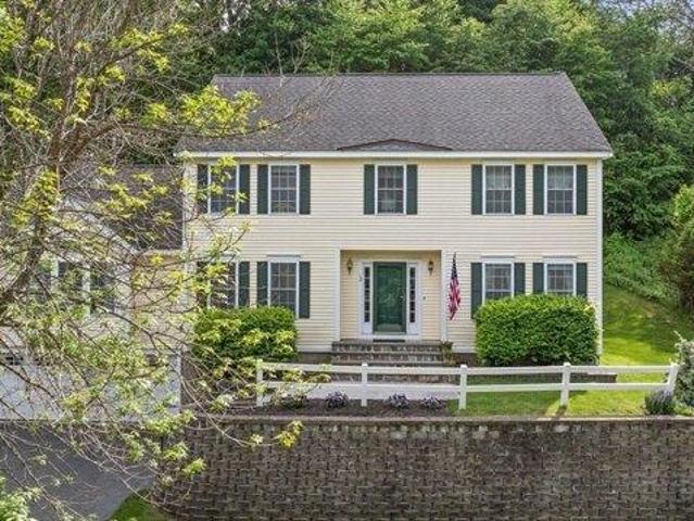 4 bedroom, Amesbury MA 01913 105095277