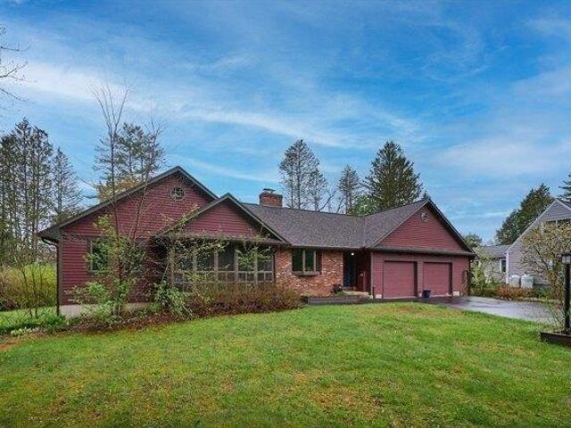 4 bedroom, Amherst MA 01002 102156507