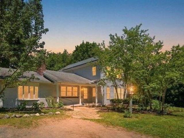 4 bedroom, Amherst MA 01002 104478132