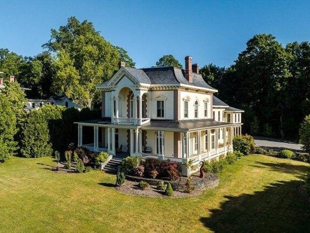 4 bedroom, Amherst MA 01002 104789275