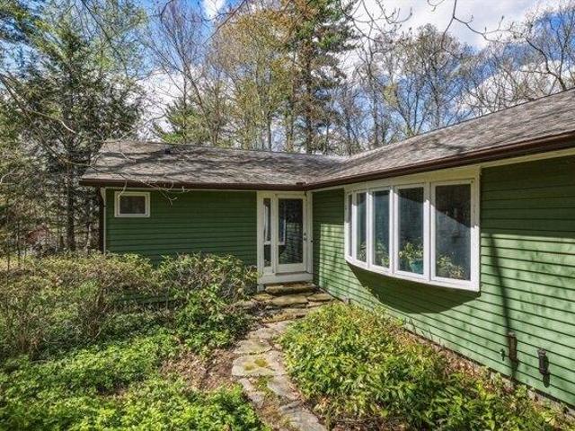4 bedroom, Amherst MA 01002 LS103074626