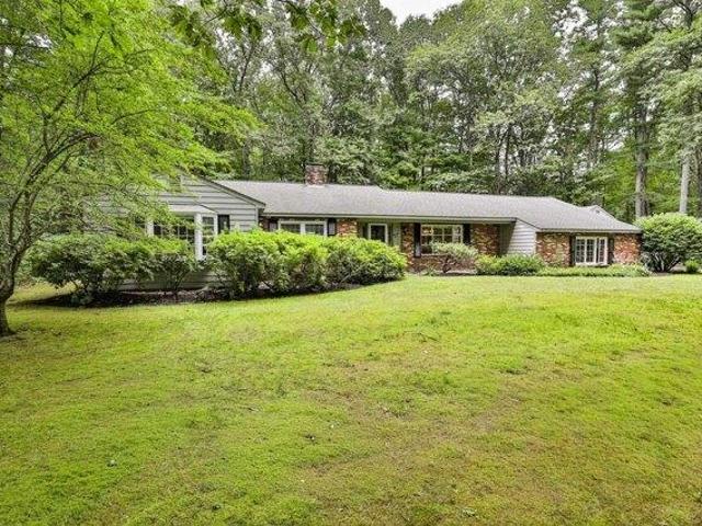 4 bedroom, Amherst NH 03031 104480384
