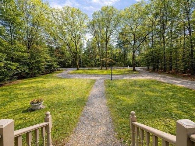 4 bedroom, Amherst NH 03031 LS102214471