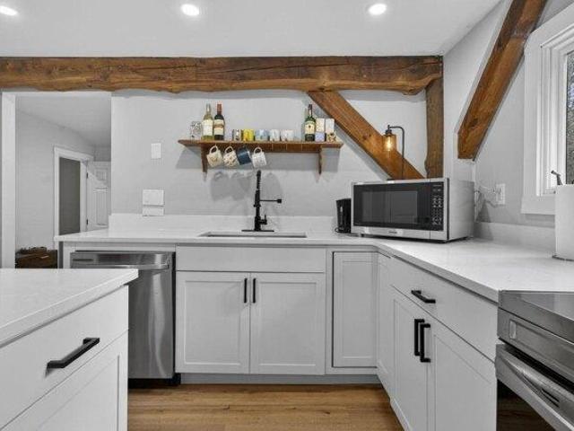 4 bedroom, Antrim NH 03440 102312353