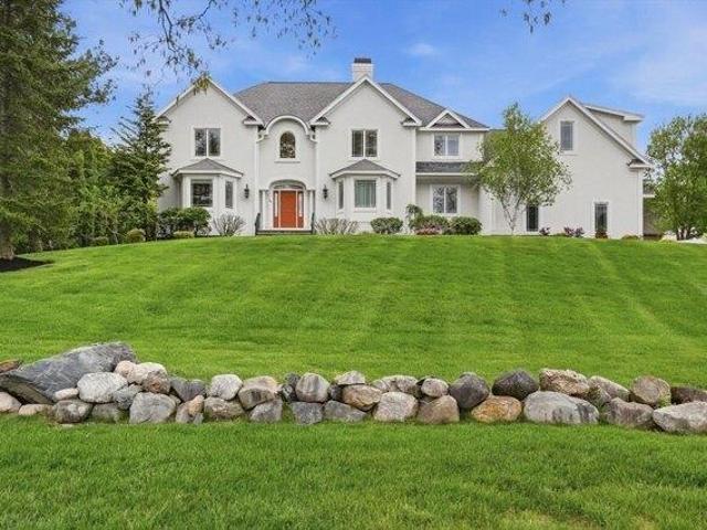 4 bedroom, Andover MA 01810 104604040