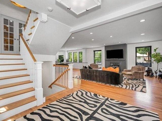 4 bedroom, Andover MA 01810 105095027