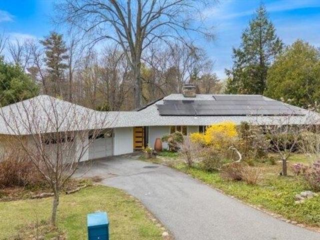 4 bedroom, Andover MA 01810 LS103034405