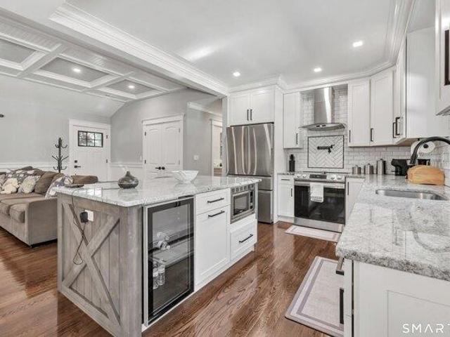 4 bedroom, Ansonia CT 06401 104514691