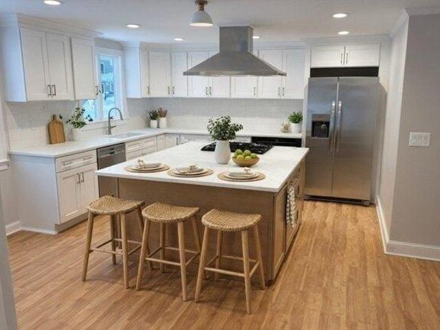 4 bedroom, Abington MA 02351 103100020