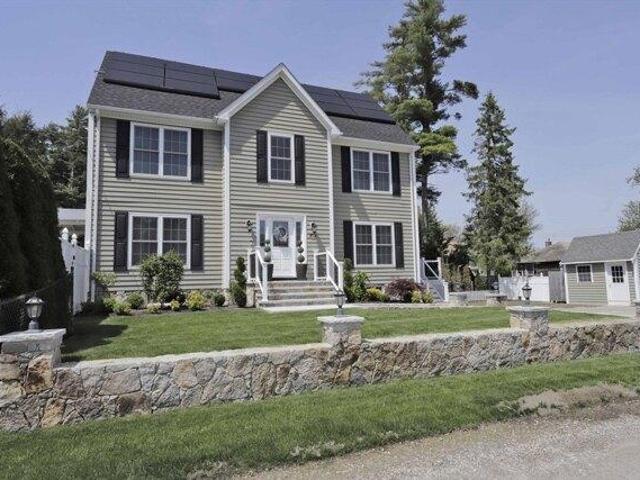 4 bedroom, Acushnet MA 02743 104852210