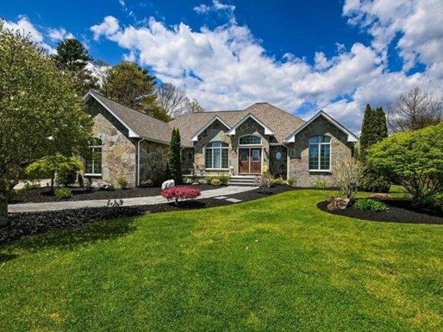 4 bedroom, Acushnet MA 02743 LS102284465