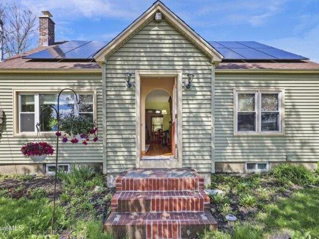 4 bedroom, Adams MA 01220 105041107