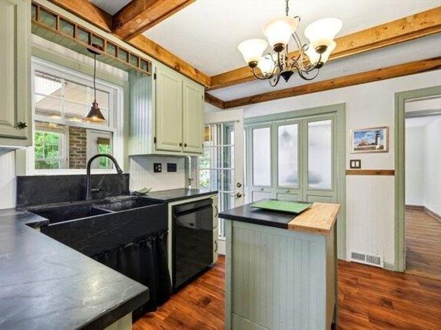 4 bedroom, Agawam MA 01030 104920873