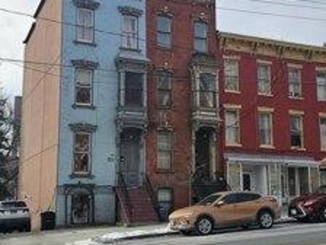 4 bedroom, Albany NY 12210 103624966