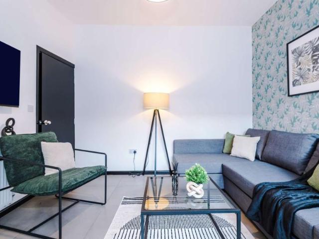 4 Bedroom Apartment Manchester Manchester LS92790222