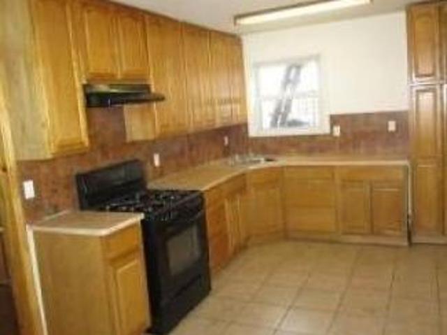 4 Bedroom Apartment Building in Union City