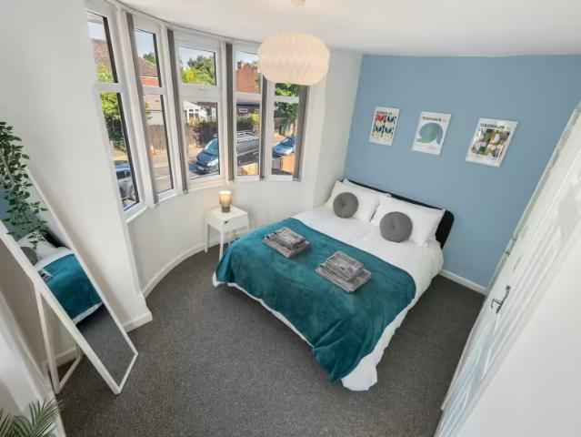 4 Bedroom Apartment Coventry Coventry 98496016
