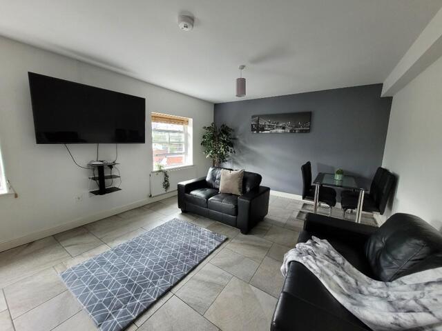 4 Bedroom Apartment Coventry West Midlands 103485851