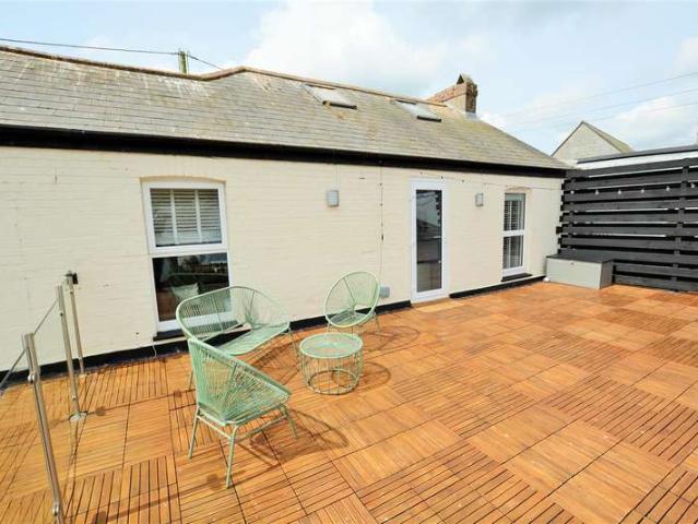 4 Bedroom Apartment Flat