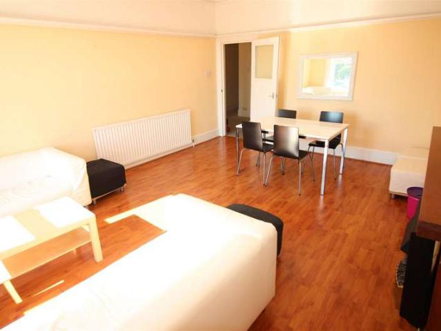 4 Bedroom Apartment Flat