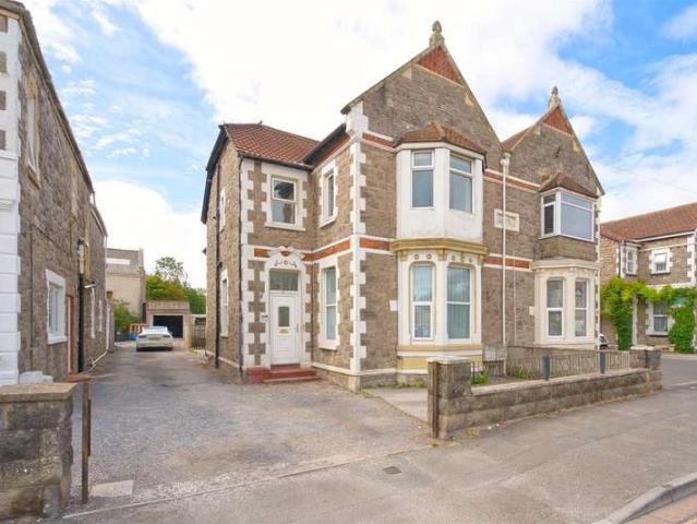 4 Bedroom Apartment Flat
