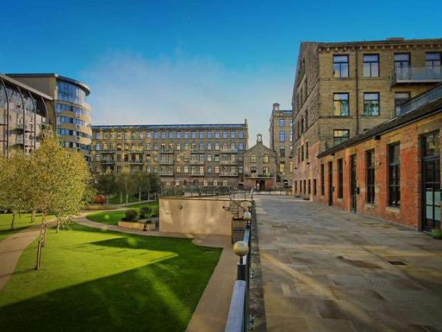 4 Bedroom Apartment Flat