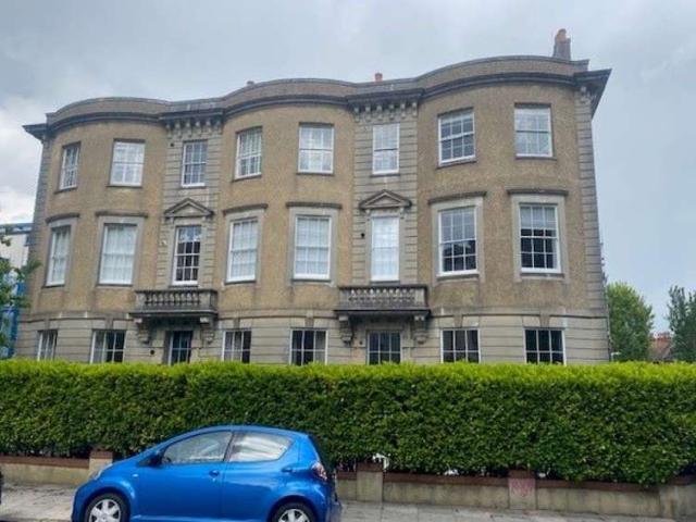 4 Bedroom Apartment Flat