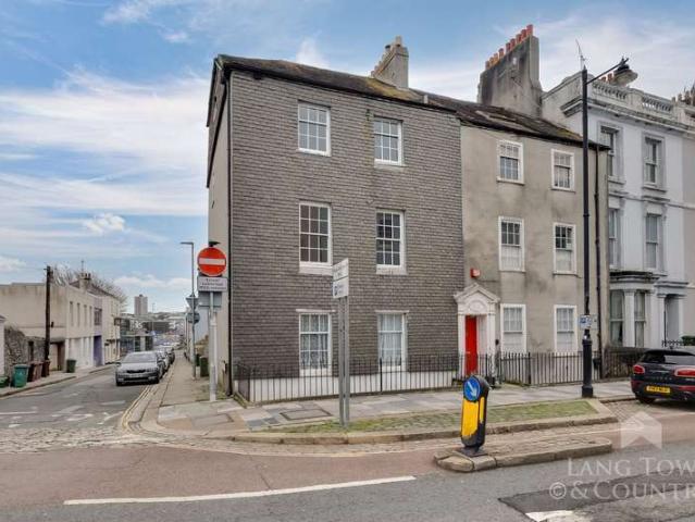 4 Bedroom Apartment Flat