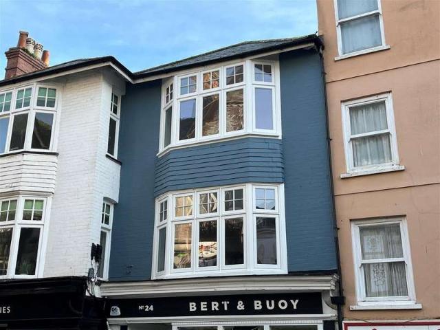 4 Bedroom Apartment Flat