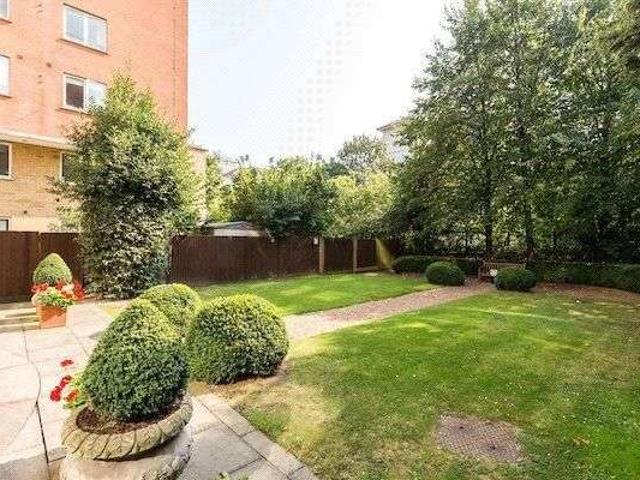 4 Bedroom Apartment Flat