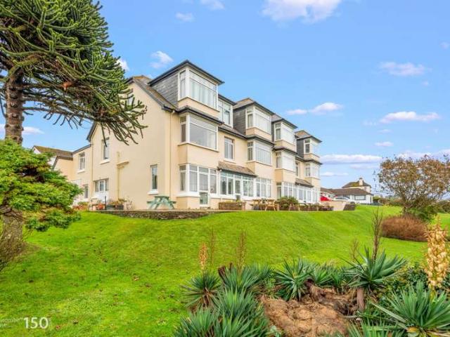 4 Bedroom Apartment Flat