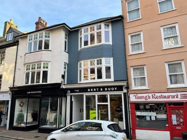 4 Bedroom Apartment Flat