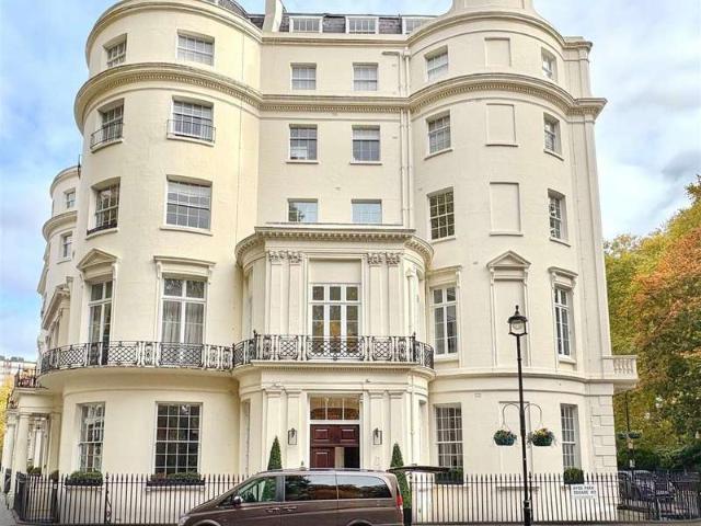 4 Bedroom Apartment Flat