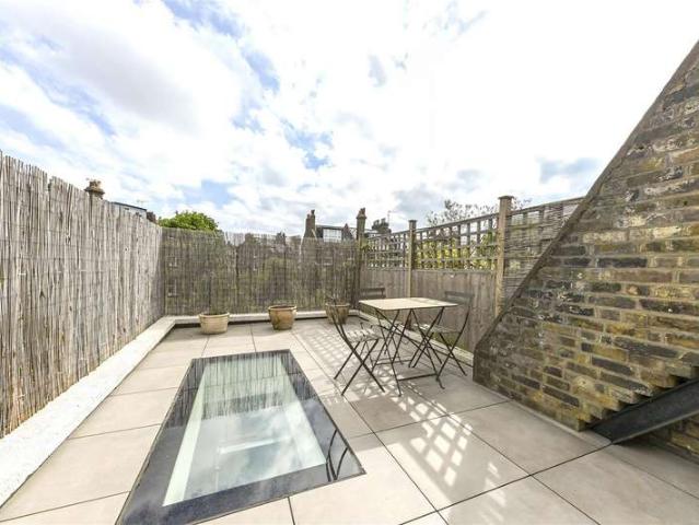 4 Bedroom Apartment Flat