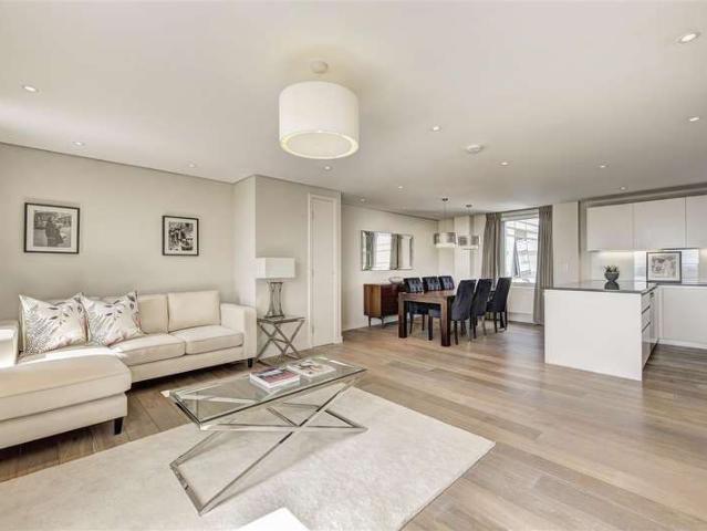 4 Bedroom Apartment Flat