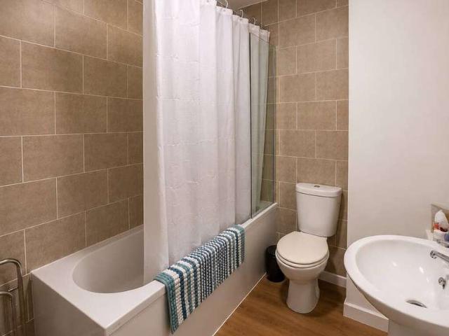 4 Bedroom Apartment Flat