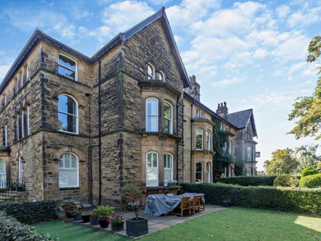4 Bedroom Apartment Flat
