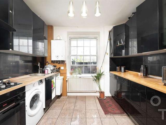 4 Bedroom Apartment Flat