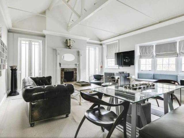 4 Bedroom Apartment Flat