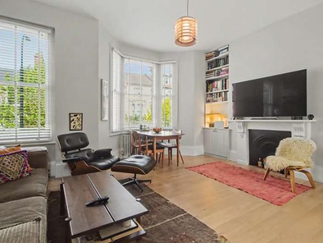 4 Bedroom Apartment Flat